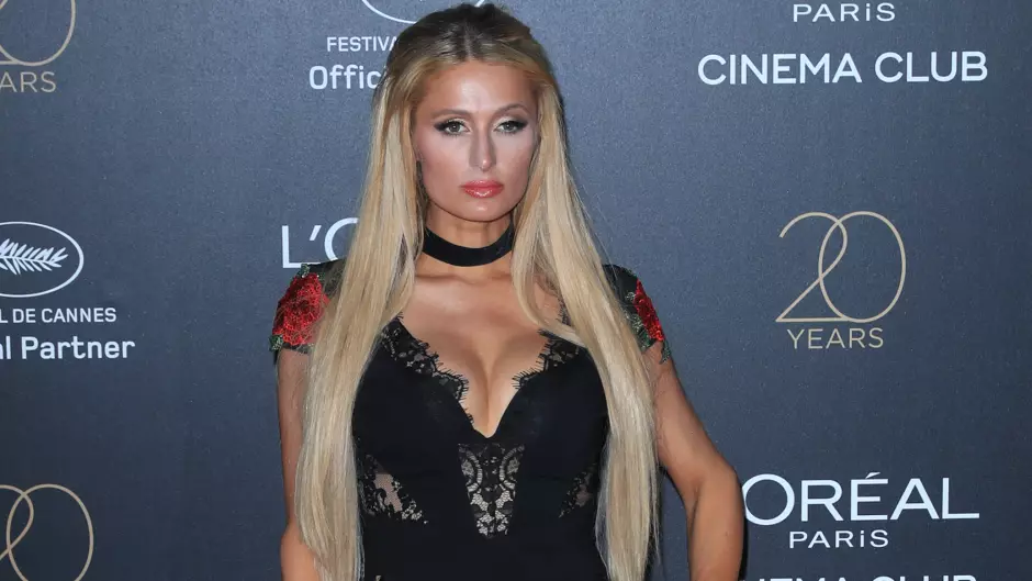 Paris Hilton awọn ifibọ