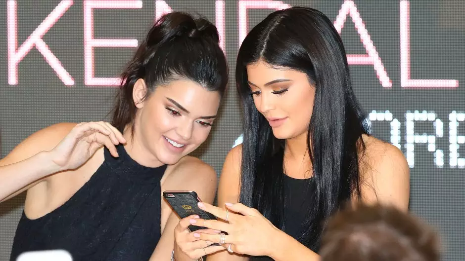 Kendall Kylie Jenner poŝtelefono