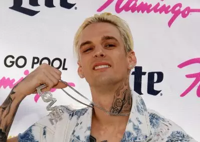 řetězy aaron carter