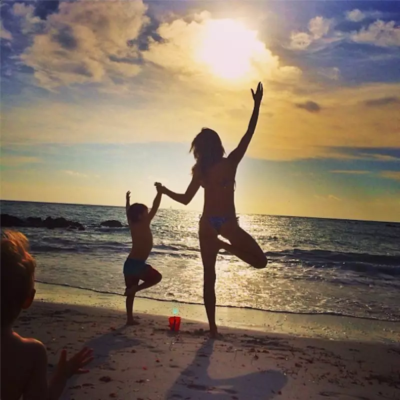 Gisele bundchen yoga instagram 9