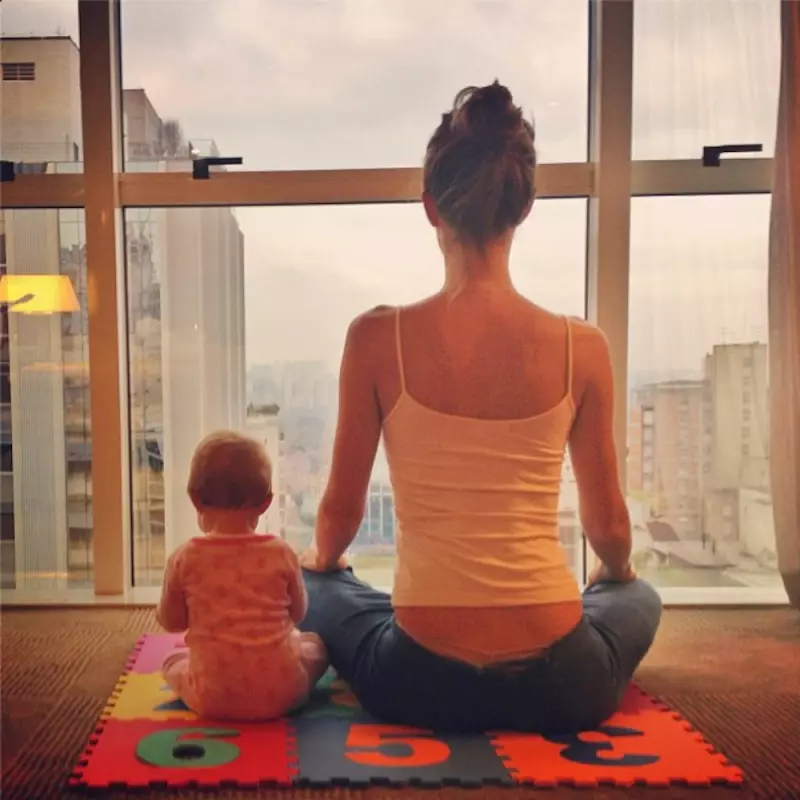 Gisele bundchen yoga instagram 8