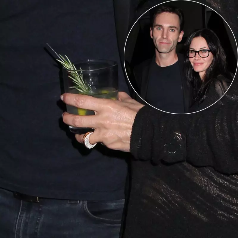 Fáinne rannpháirtíochta Courteney Cox johnny mcdaid