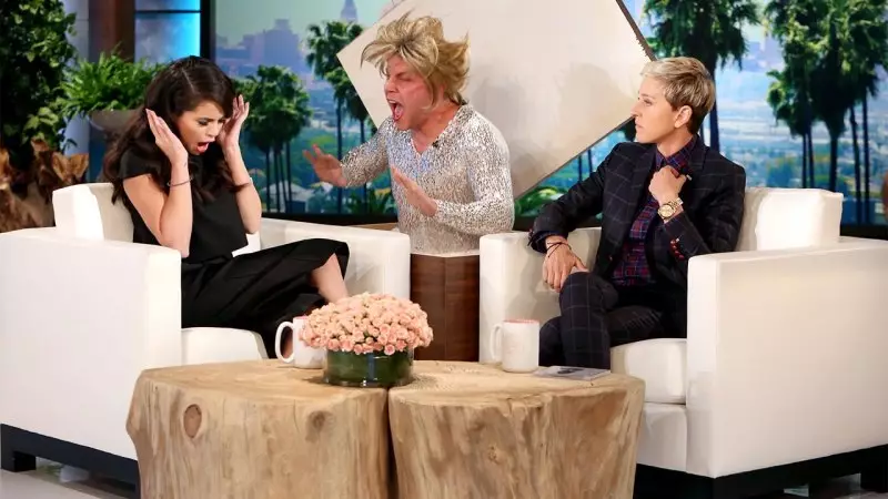 Ellen selena gomez'i korkutuyor