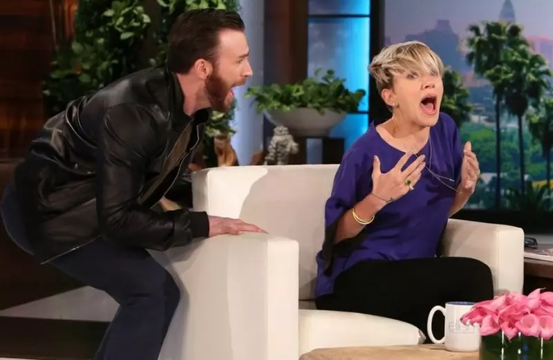 Scarlett johansson scanraithe ar Ellen