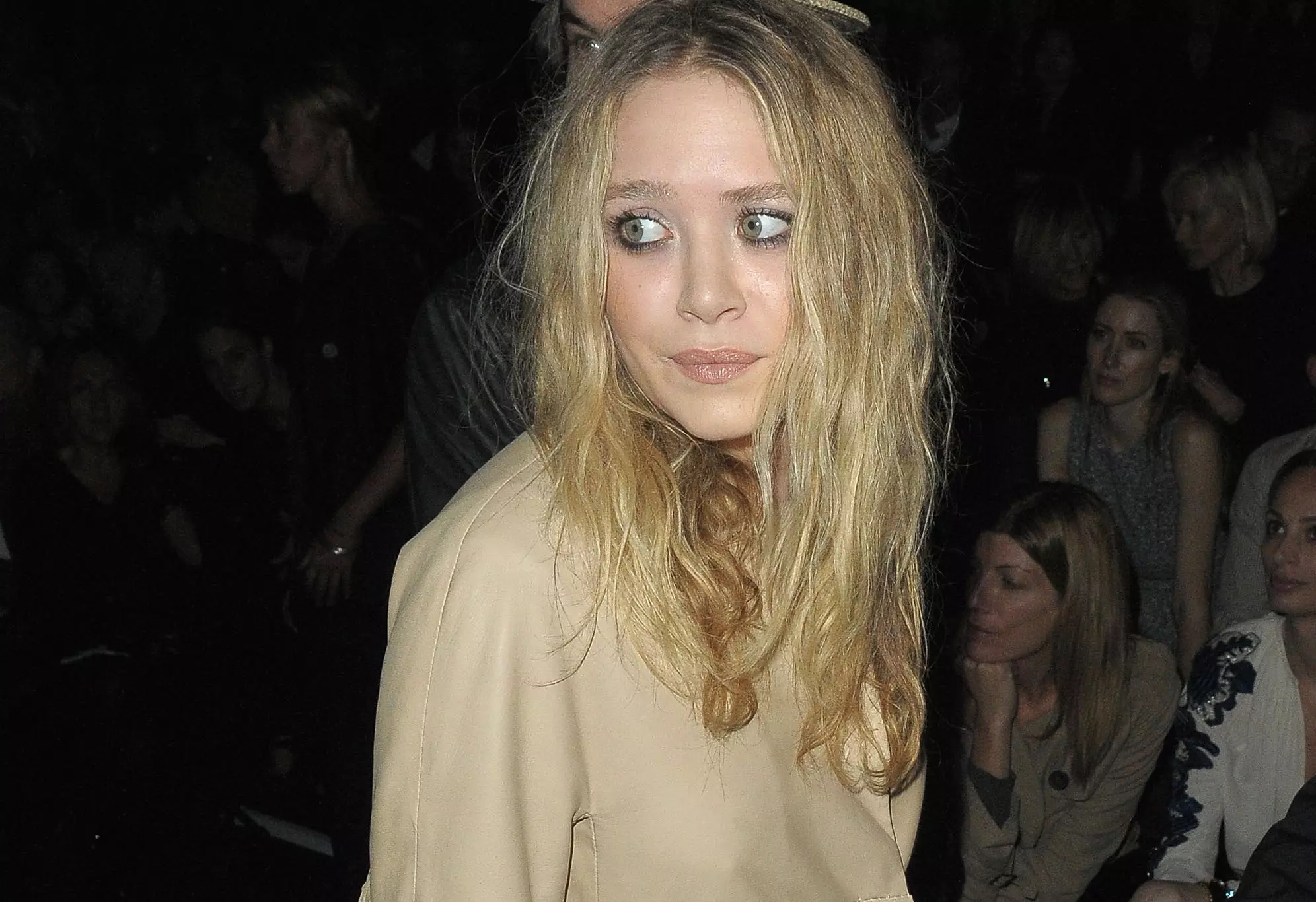 Meri Kate Olsen moda həftəsini tərk edir