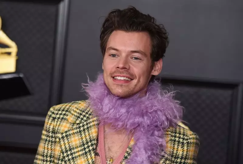 ການຫັນປ່ຽນຂອງ Harry Styles 2021