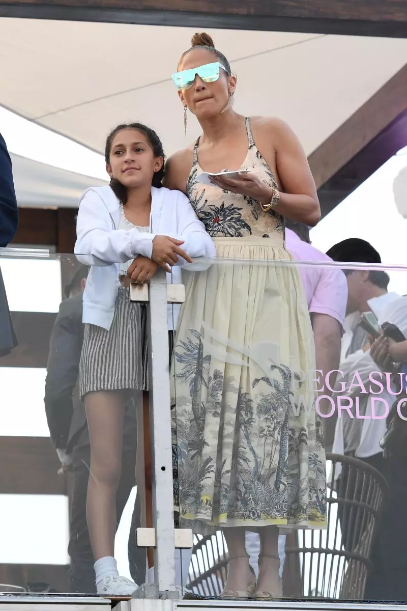 Alla vuxna! Se bilder på Jennifer Lopez och Marc Anthonys begåvade dotter Emme
