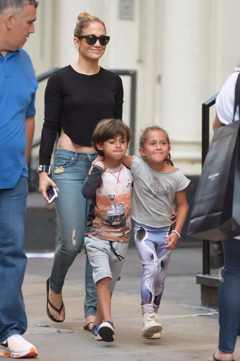 Twins Max ak Emme Jennifer Lopez: Foto transfòmasyon 2014