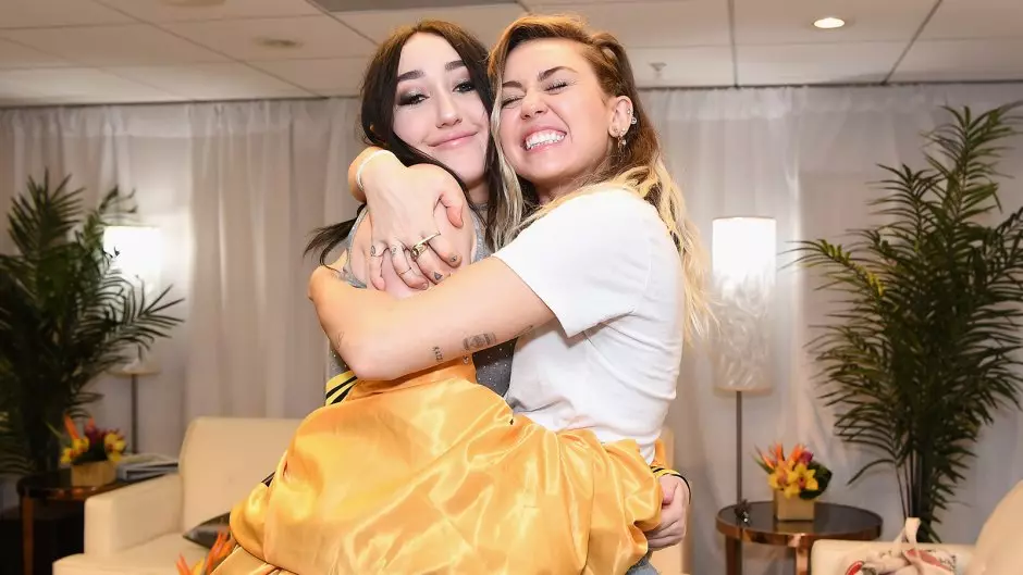 miley cyrus broers en susters