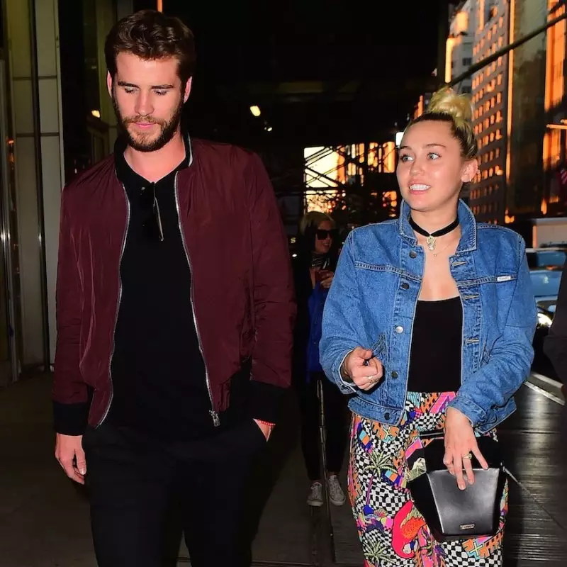 Miley Cyrus liam Hemsworth kwanan wata dare