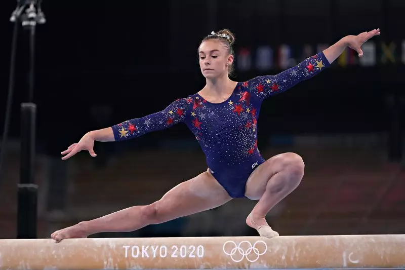 Olympesch Gymnast Grace McCallum's Bescht Leotard Momenter beweisen datt si um Buedem stuns