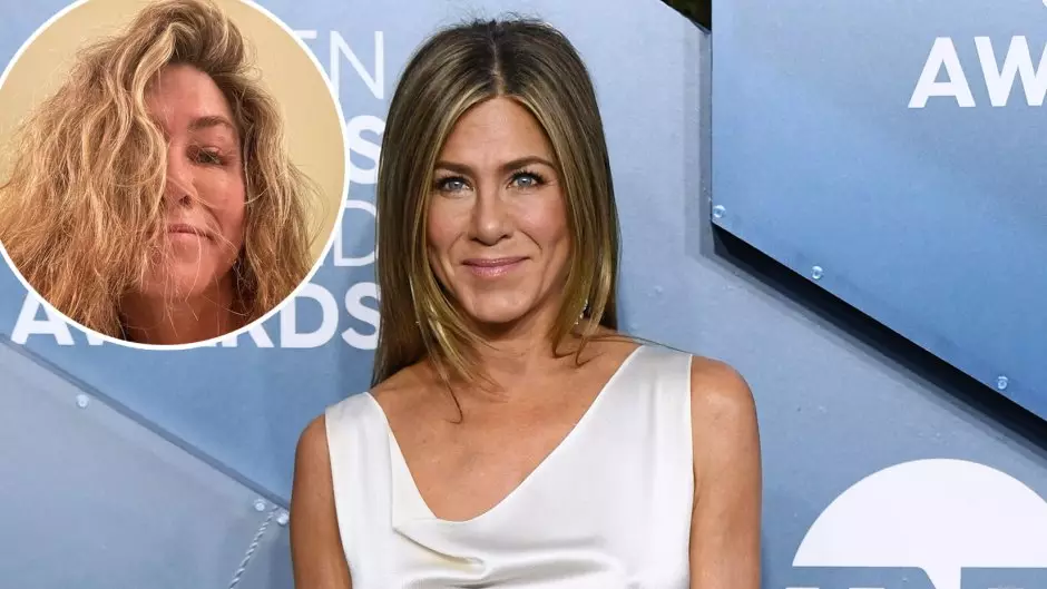 Cennifer Aniston təbii qıvrım saçlı nadir fotolar