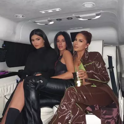 Kylie Jenneriň kömekçisi Wiktoriýa Willarroel täze hünäri dowam etdirýär