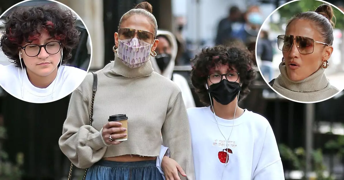 J. Lo, Dcéra Emme Nosenie neformálneho vzhľadu, keď nakupujú: Fotografie