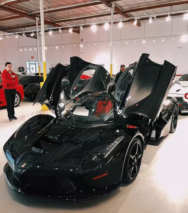 Kylie jenner laferrari push လက်ဆောင်