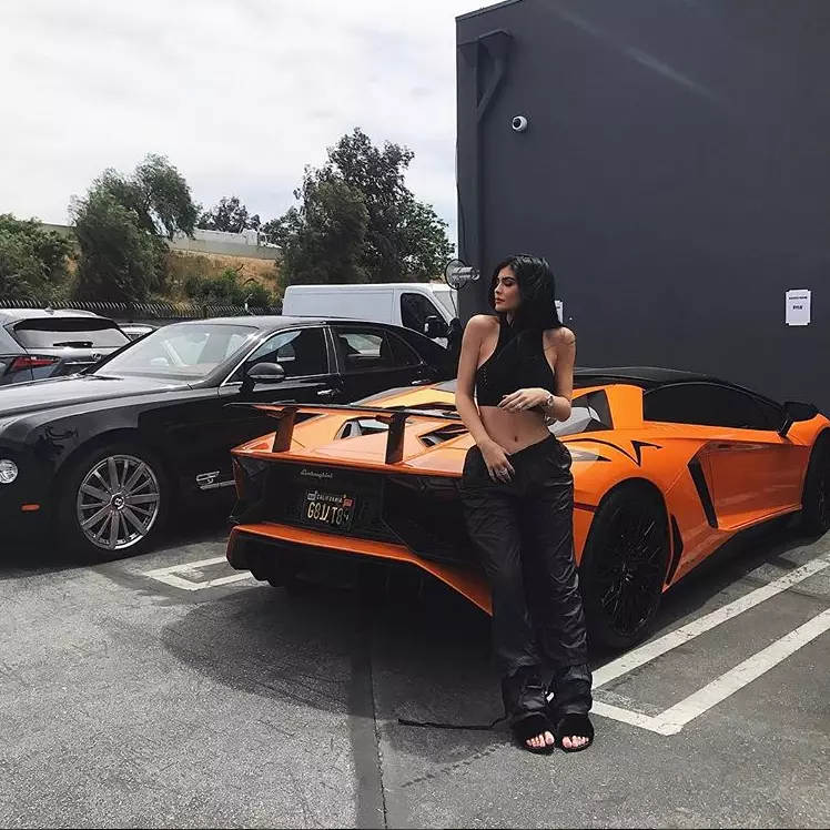 Kylie jenner car aventador 2