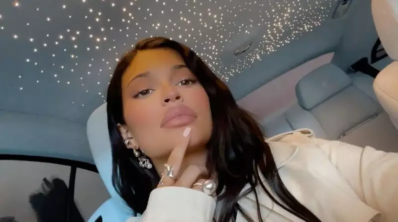 Galeri Koleksyon Machin Kylie Jenner la