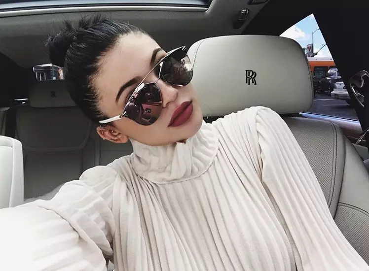 Kylie ကား ၂၈