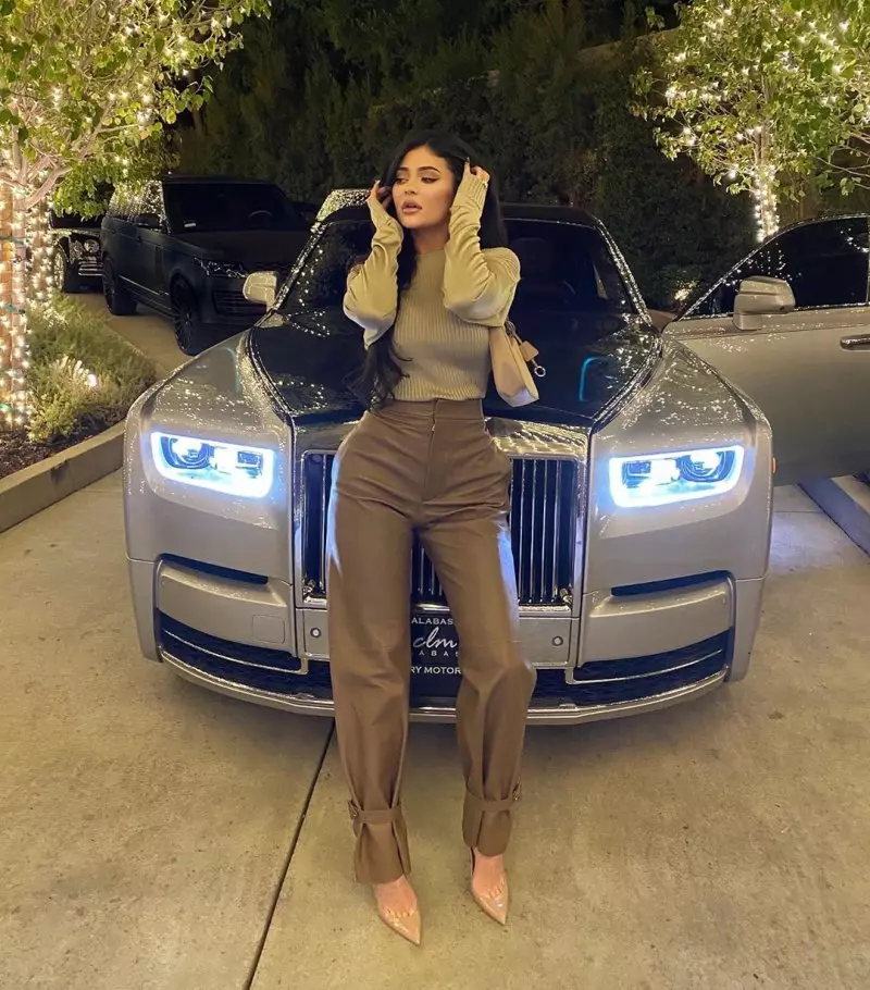 Kyliejenner_76887923_831267557317896_6439204133188506736_n