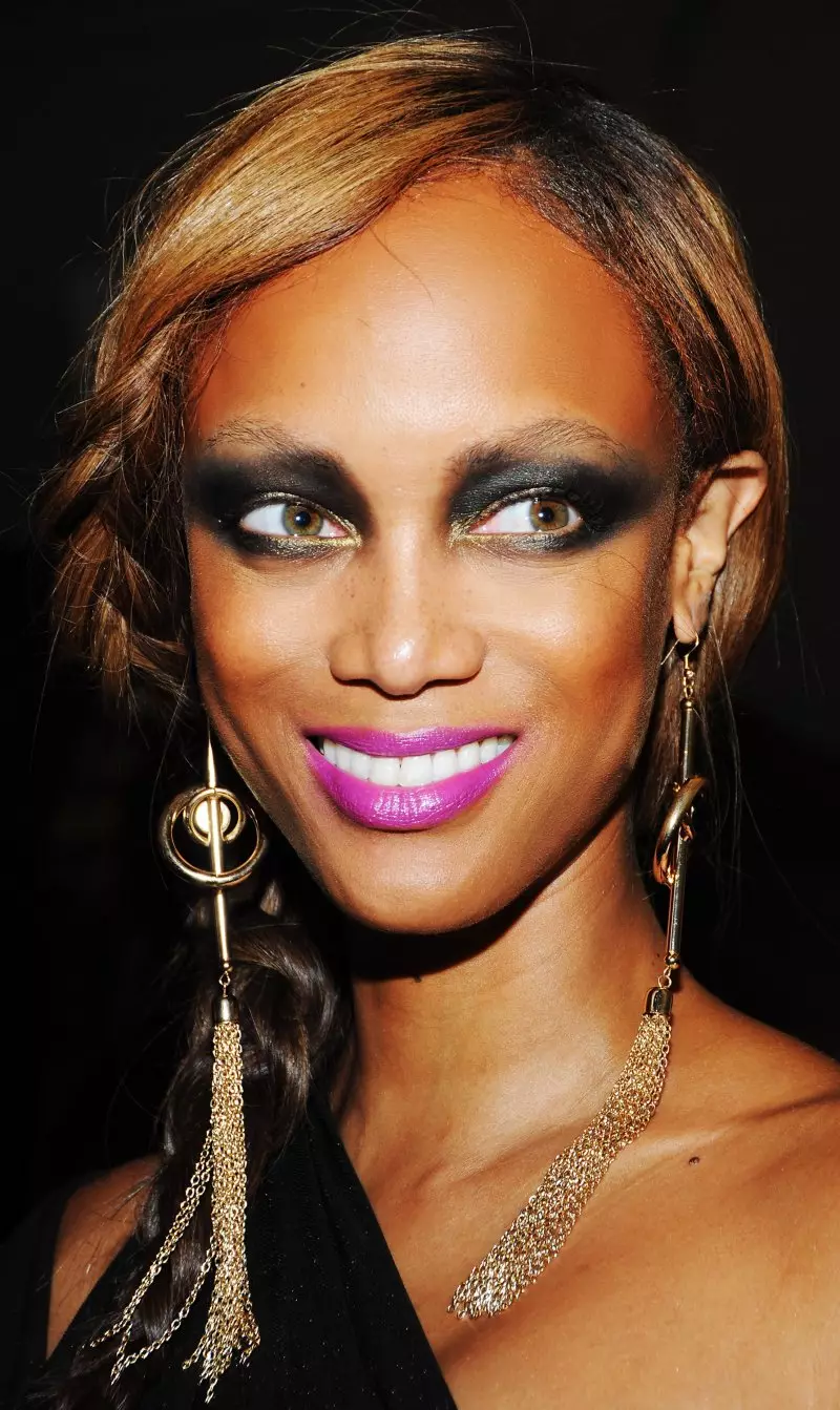 Tyra Banken Make-up versoen