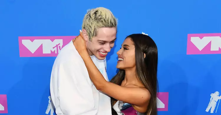 Ariana grande vmas pete davidson