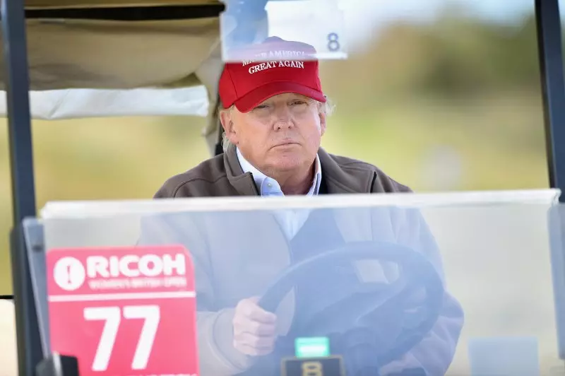 Donald ipè Golfu