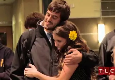 jill duggar yan kucaklama