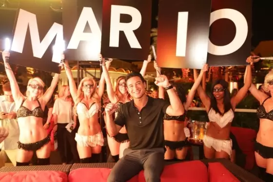 10 03 14 mario lopez anopemberera zuva rekuzvarwa uye kutangwa kwebhuku rake idzva pa xs nightclub