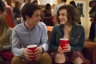 dylan minnette katherine langford 13 sebab mengapa netflix