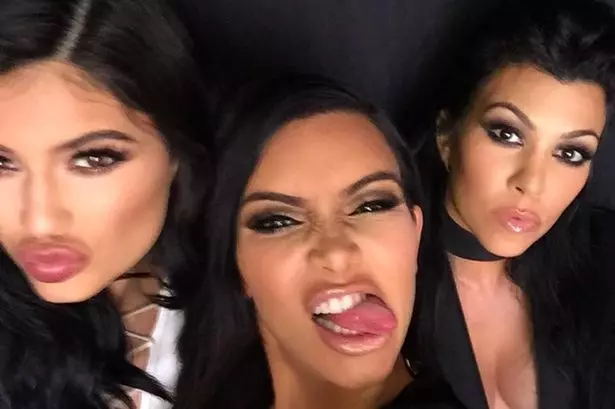 Kim kardashian ve kylie jenner birbirine benziyor 5