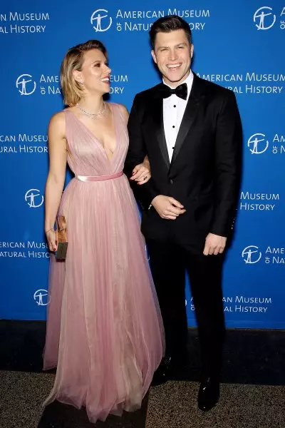 Historia de citas da estrela de 'Saturday Night Live' Colin Jost antes de casar con Scarlett Johansson