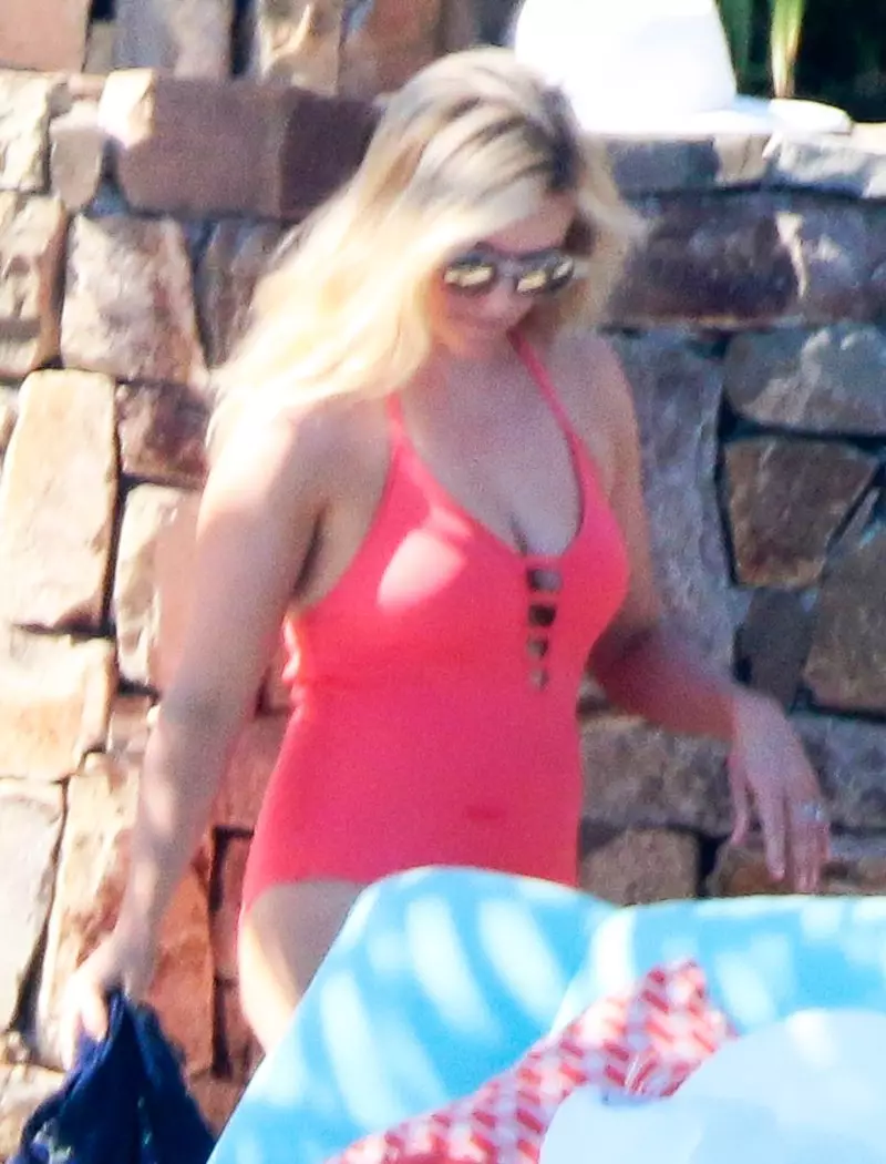 Reese witherspoon bikini body 2