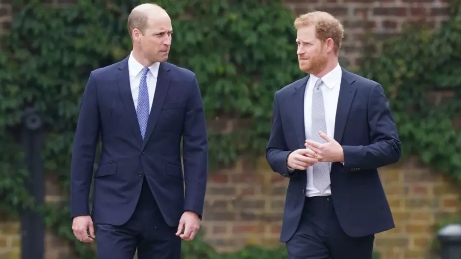 Prince Willam 'Bi rastî Zehmetî Diceribîne ku Bibaxşîne' Prince Harry Di nav Reunion de: 'Ew tenê nikare bihêle'