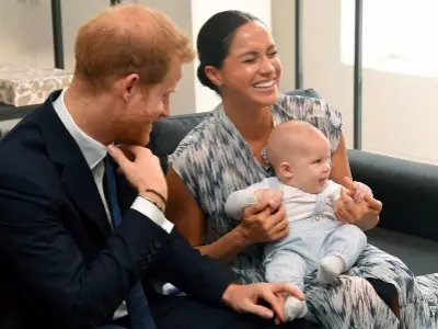 Meghan Markle e il principe Harry condividono una foto rara di Archie