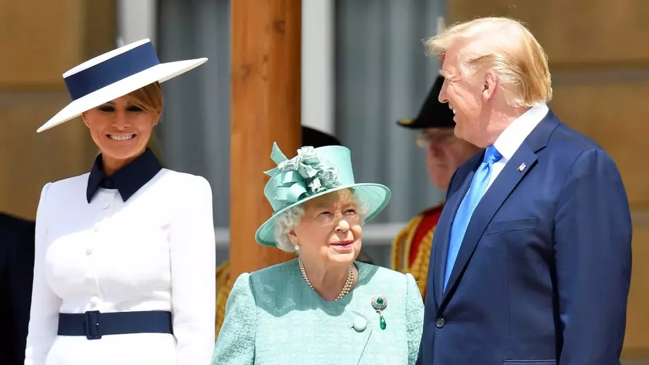 Königin Elizabeth begrüßt Donald Trump Melania