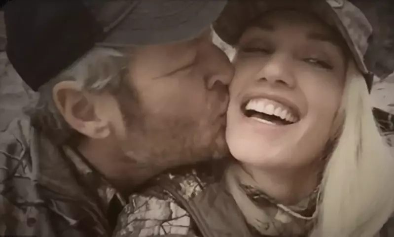 Blake Shelton Gwen Stefani Cute Picture 5