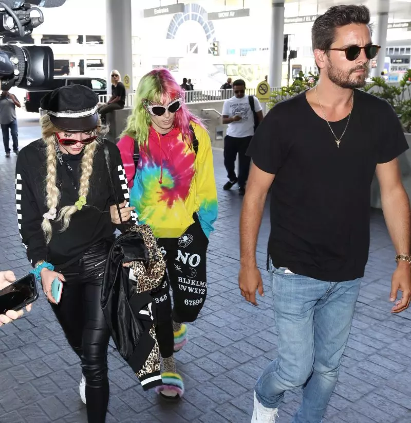 Scott disick bella thorne 4 saor in aisce