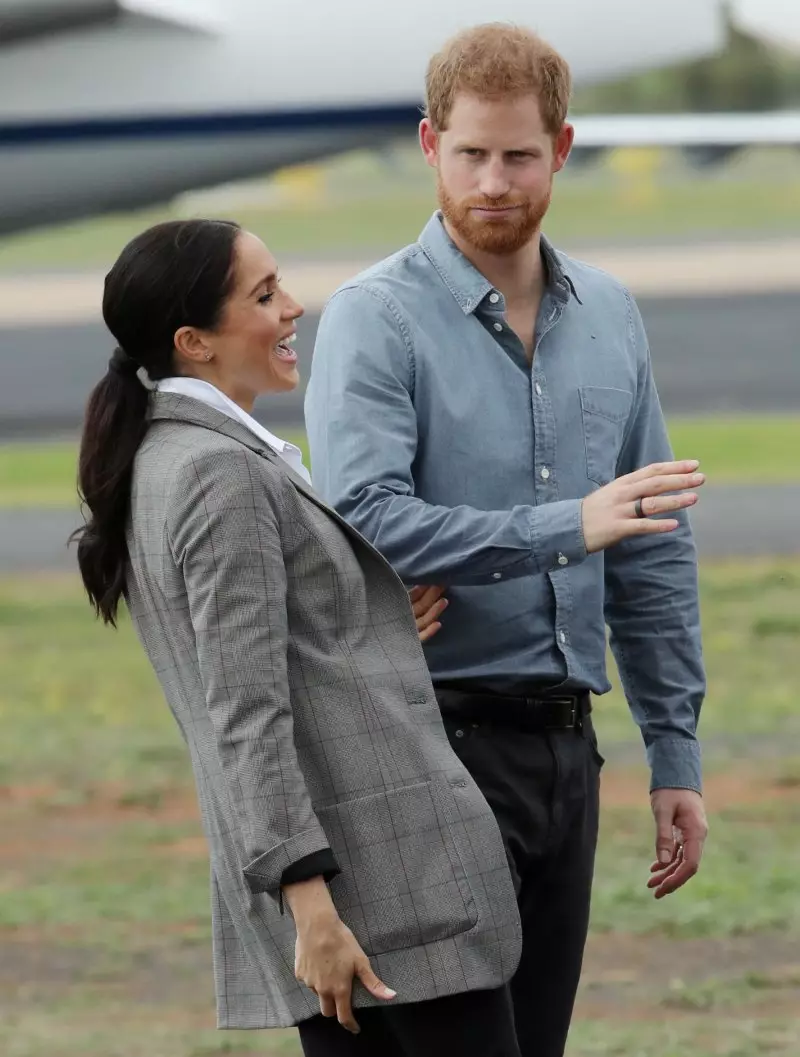 Grianghraif Greannmhar den Teaghlach Ríoga - Meghan Markle, an Prionsa Harry Kate Middleton, an Prionsa William agus níos mó