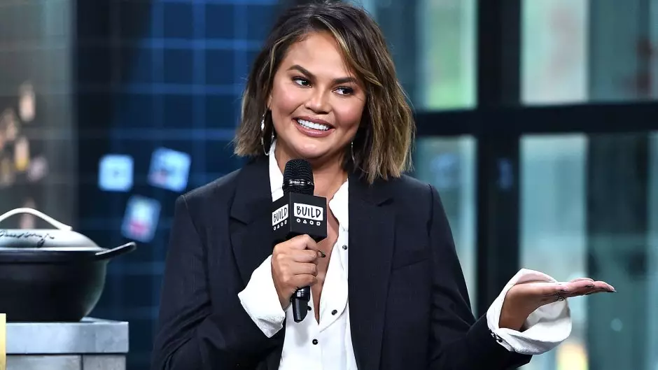 Chrissy teigen سايە بۇلاڭ كارداشىيان