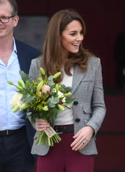 Kate Middleton သည် Oxygen Facial ကို ရယူသည်။