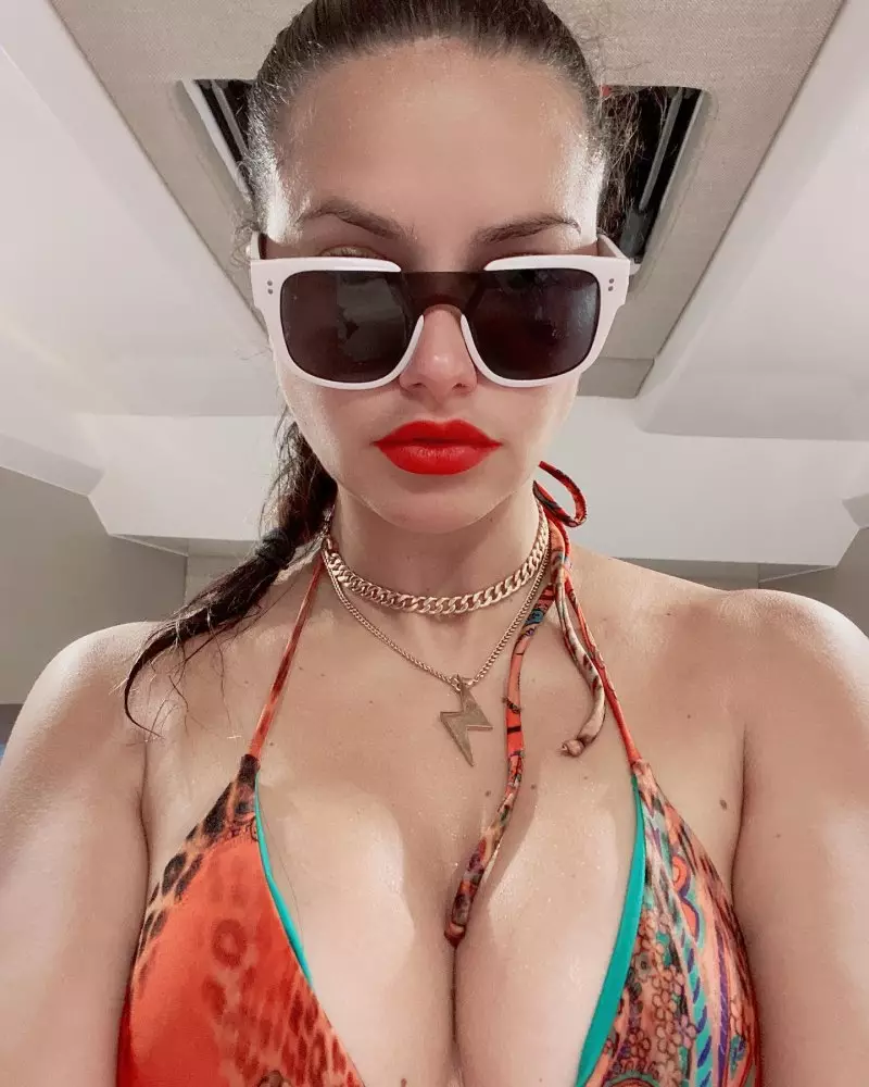 Zithunzi za Adriana Lima Bikini