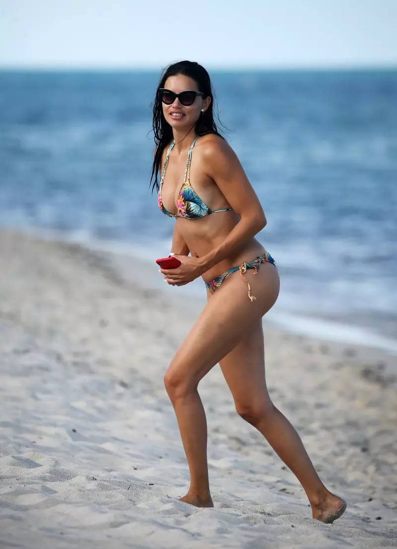 Foto di Adriana Lima in bikini
