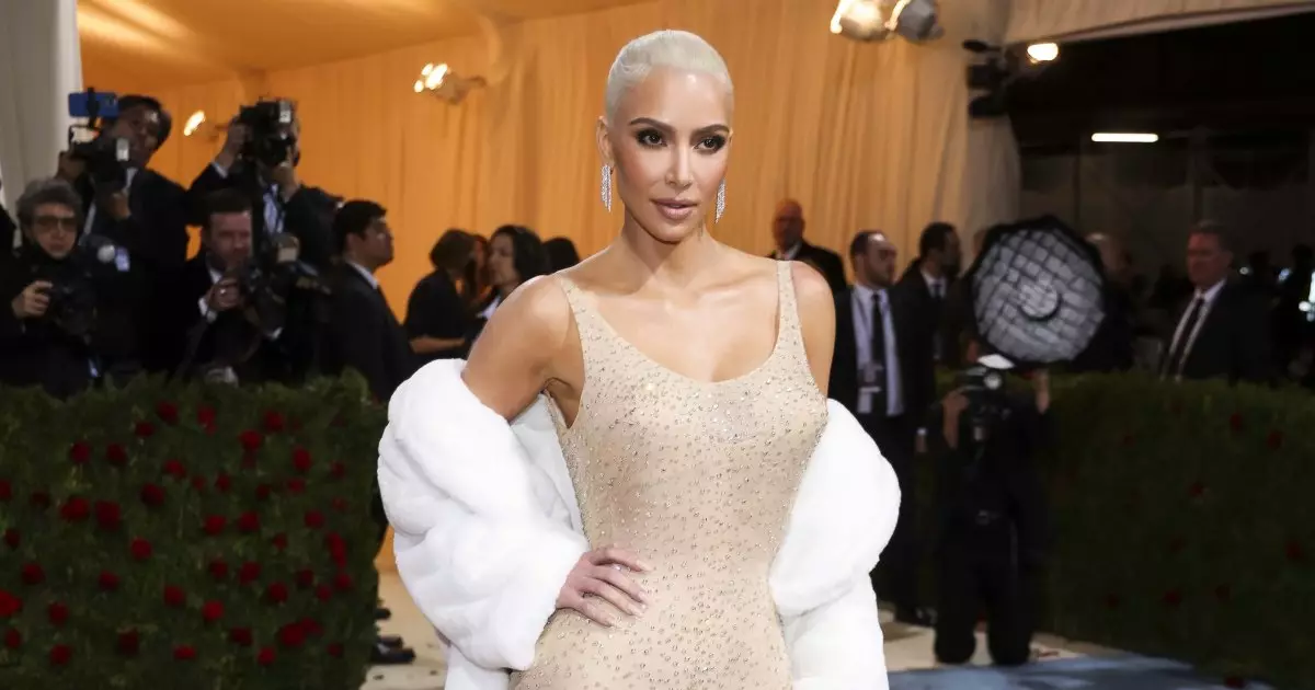 Kim Kardashian sööb pärast Met Gala dieeti sõõrikuid ja pitsat