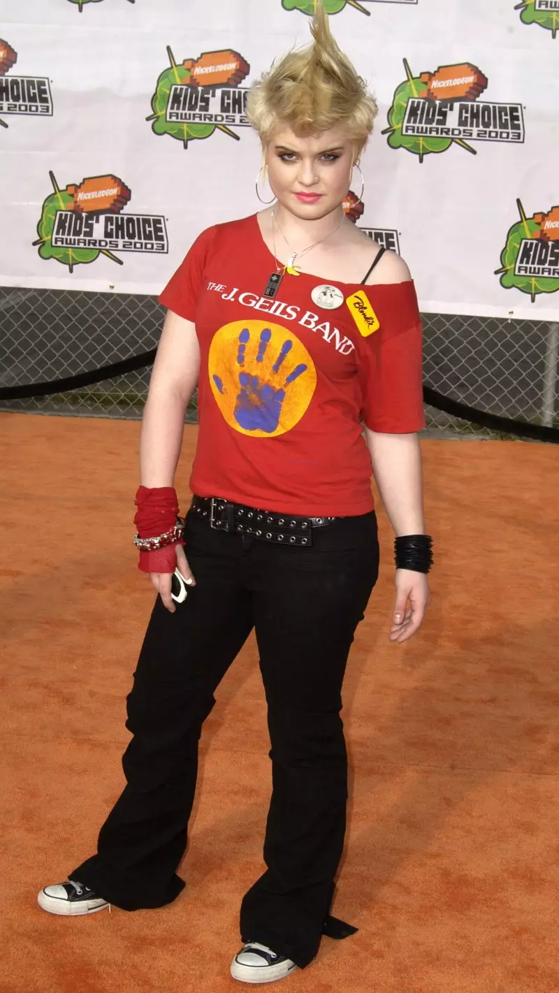 Kelly osbourne tháng 4 năm 2003