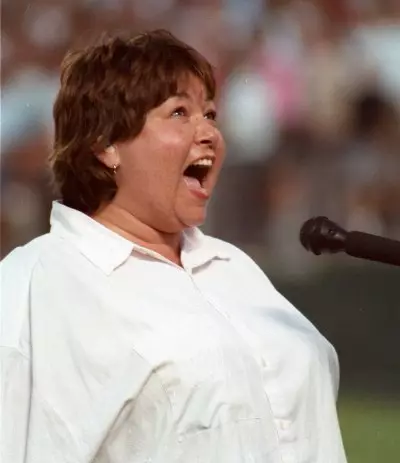 lagu kebangsaan roseanne barr