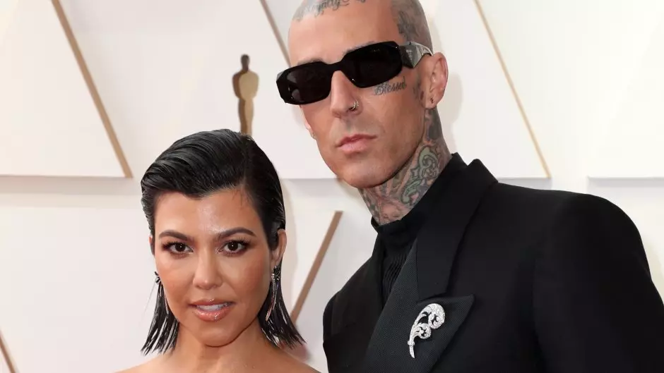 kourtney travis oscars 2022 රතු පලස