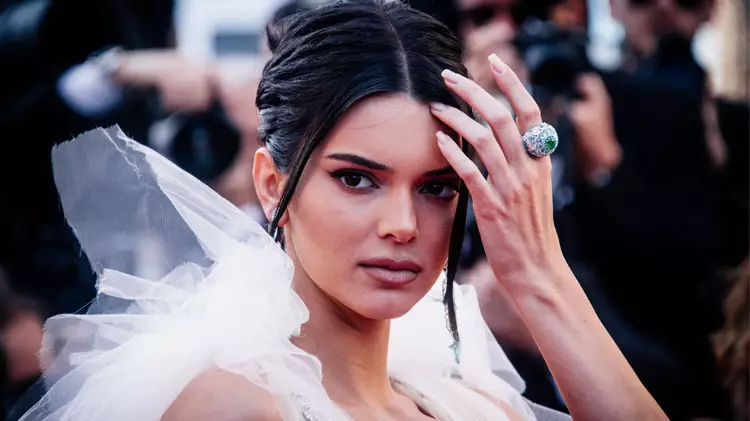 Conspóid Kendall Jenner