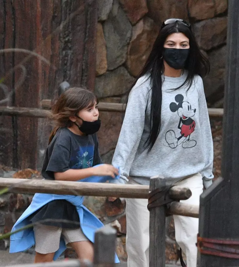 Kourtney Kardashian, Travis Barker, Kids Go to Disney: Photos 1