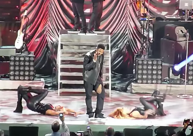 Usher wardrobe malfunction