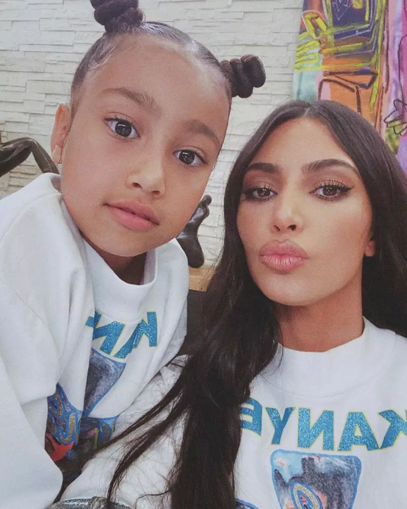 Foto ezinụlọ Kardashian-West